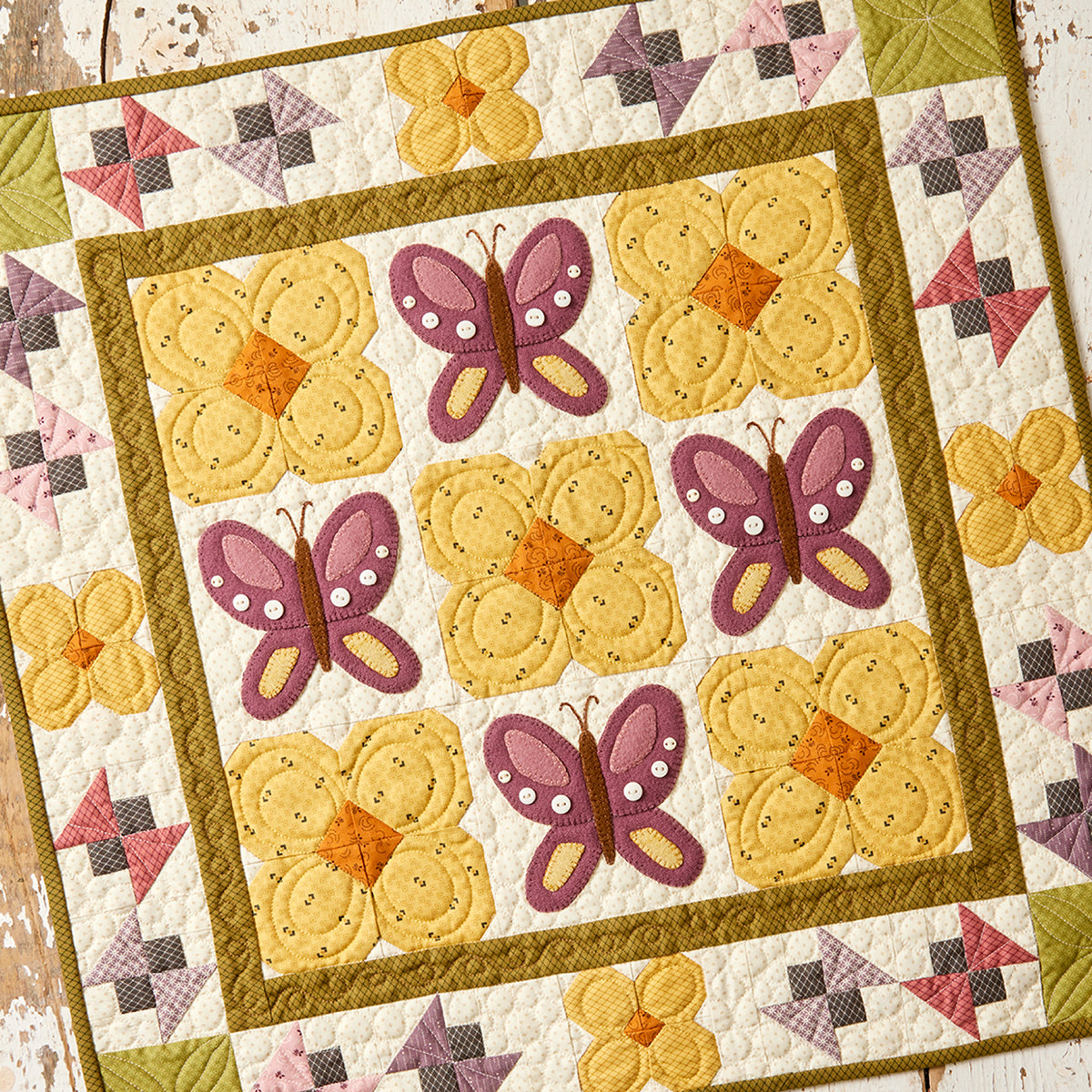 Birds, Blooms & Butterflies Quilt *Kit – Buttermilk Basin