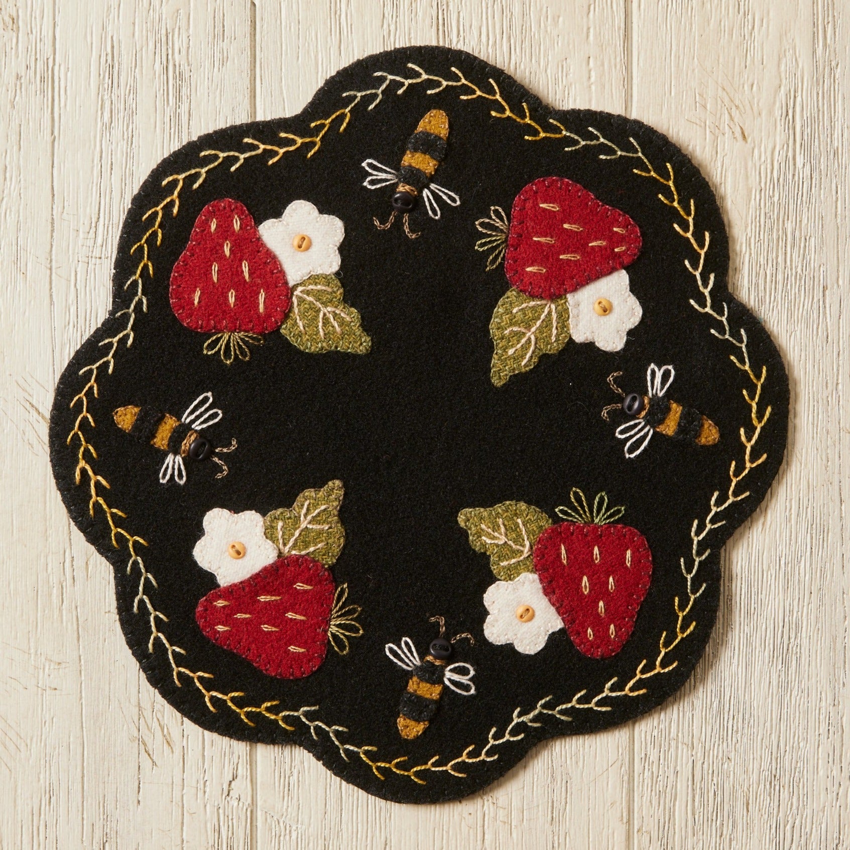 Honeybees & Strawberry Penny Mat – Buttermilk Basin